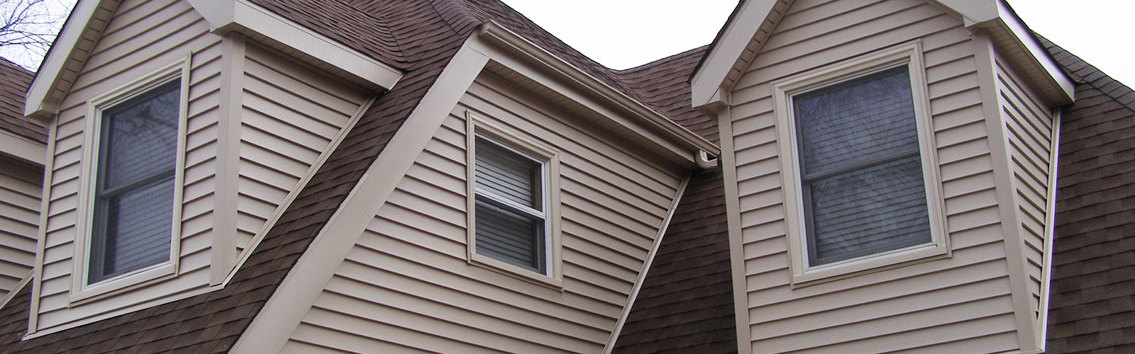 Board & Batten Premium Vertical Vinyl Siding
